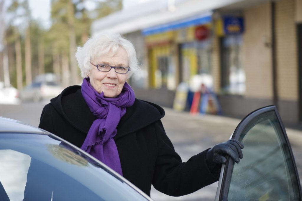 Older drivers can improve safe-driving habits with driver education ...